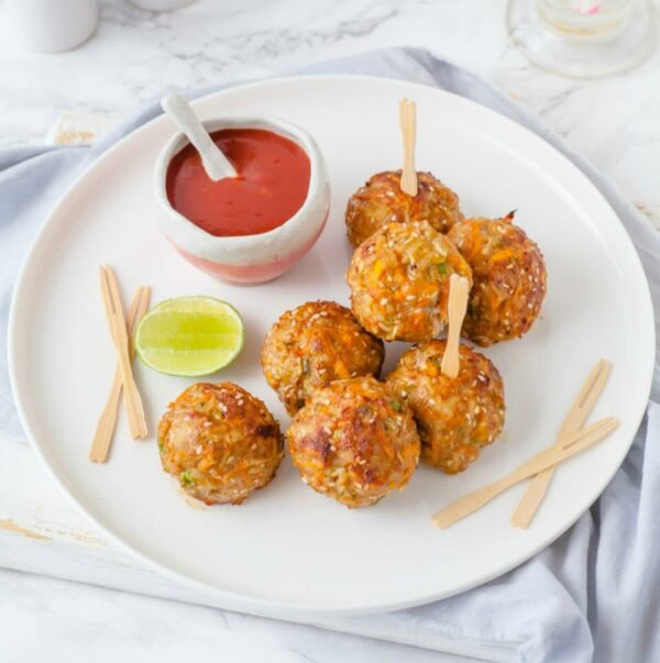 Asian pork and veggie rice balls just 171 calories per serve